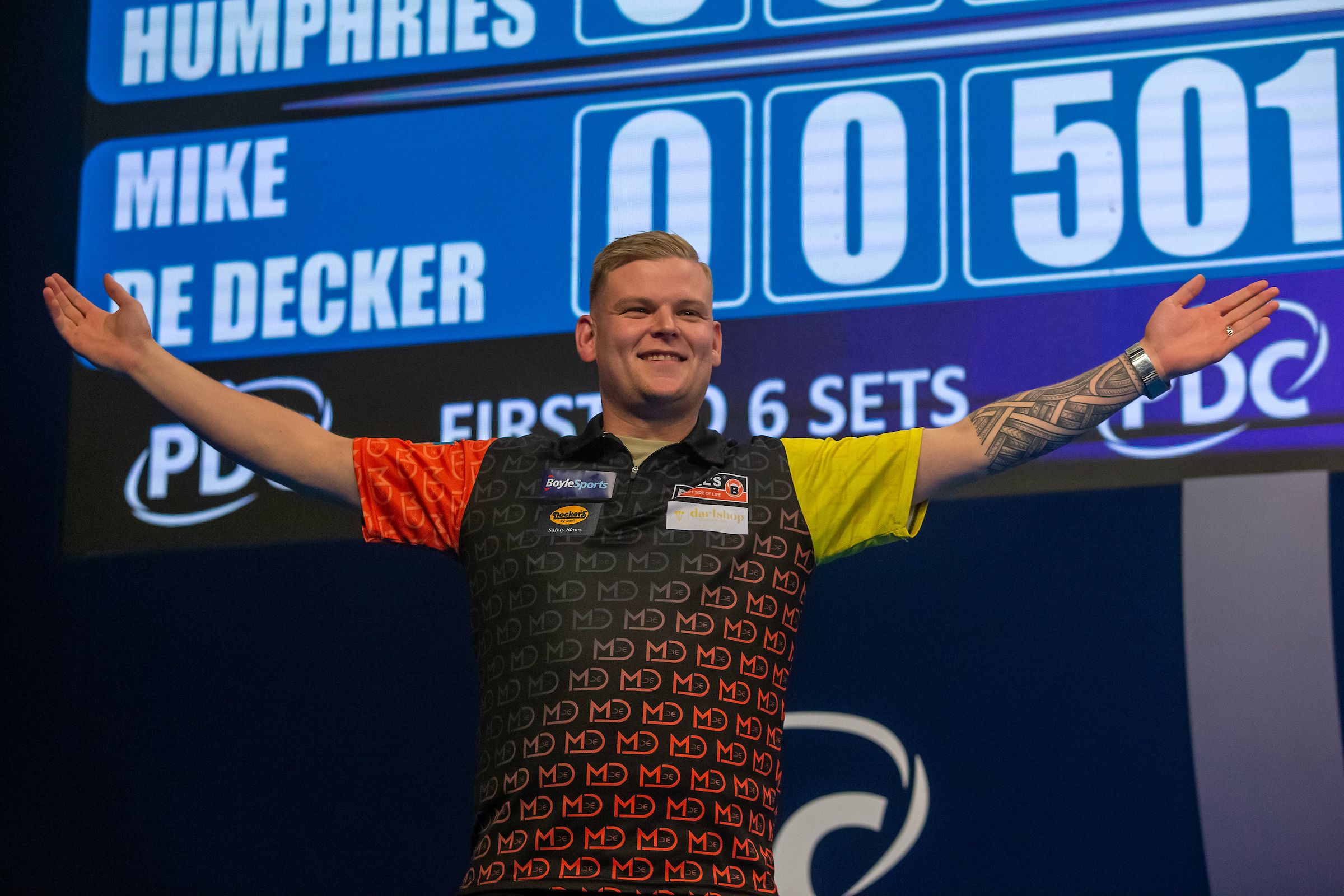 Mike De Decker Beats Luke Humphries to Win Maiden PDC Televised Title