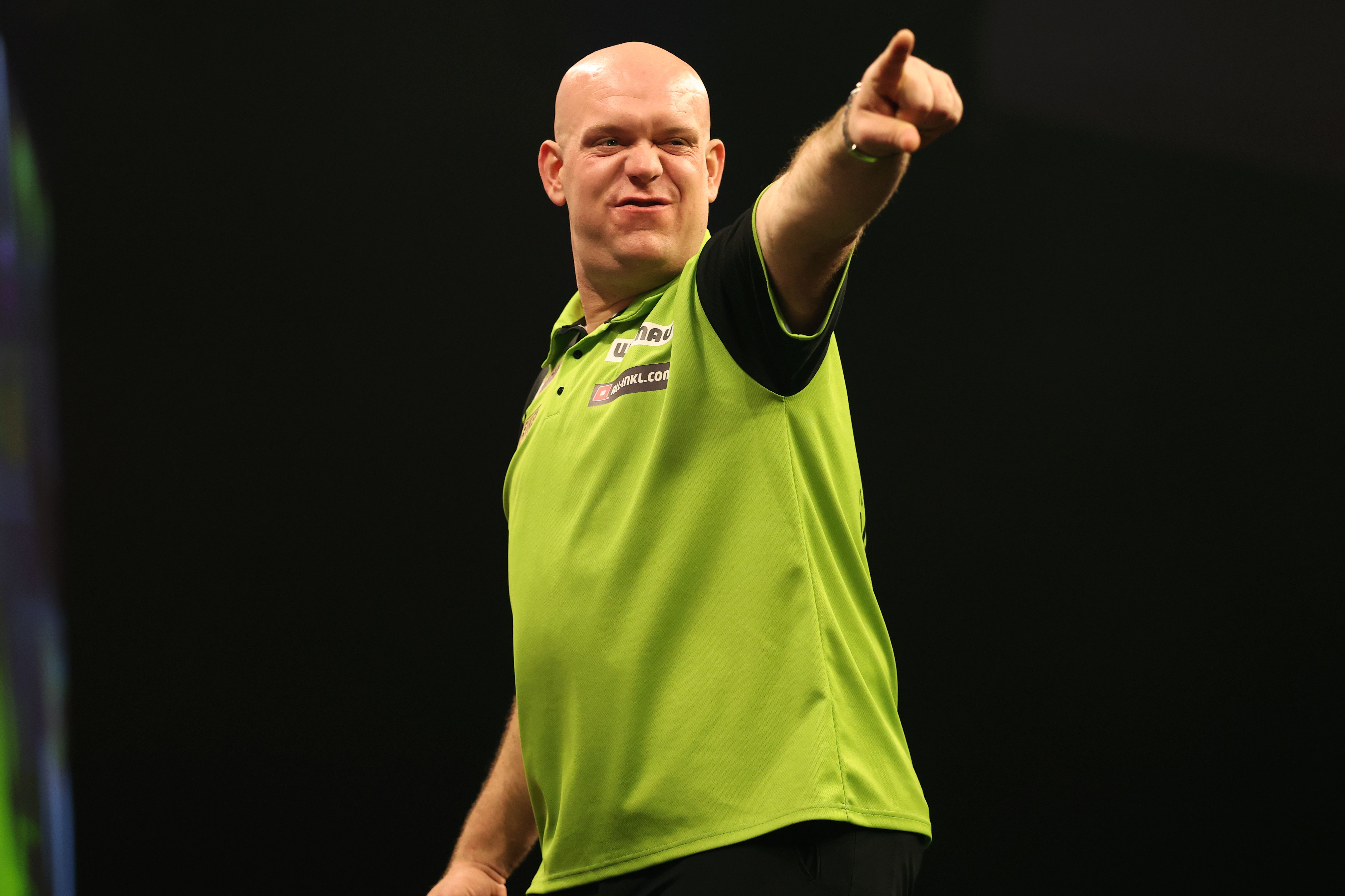 Premier League Darts: Michael van Gerwen vs Chris Dobey Odds, Tips and ...
