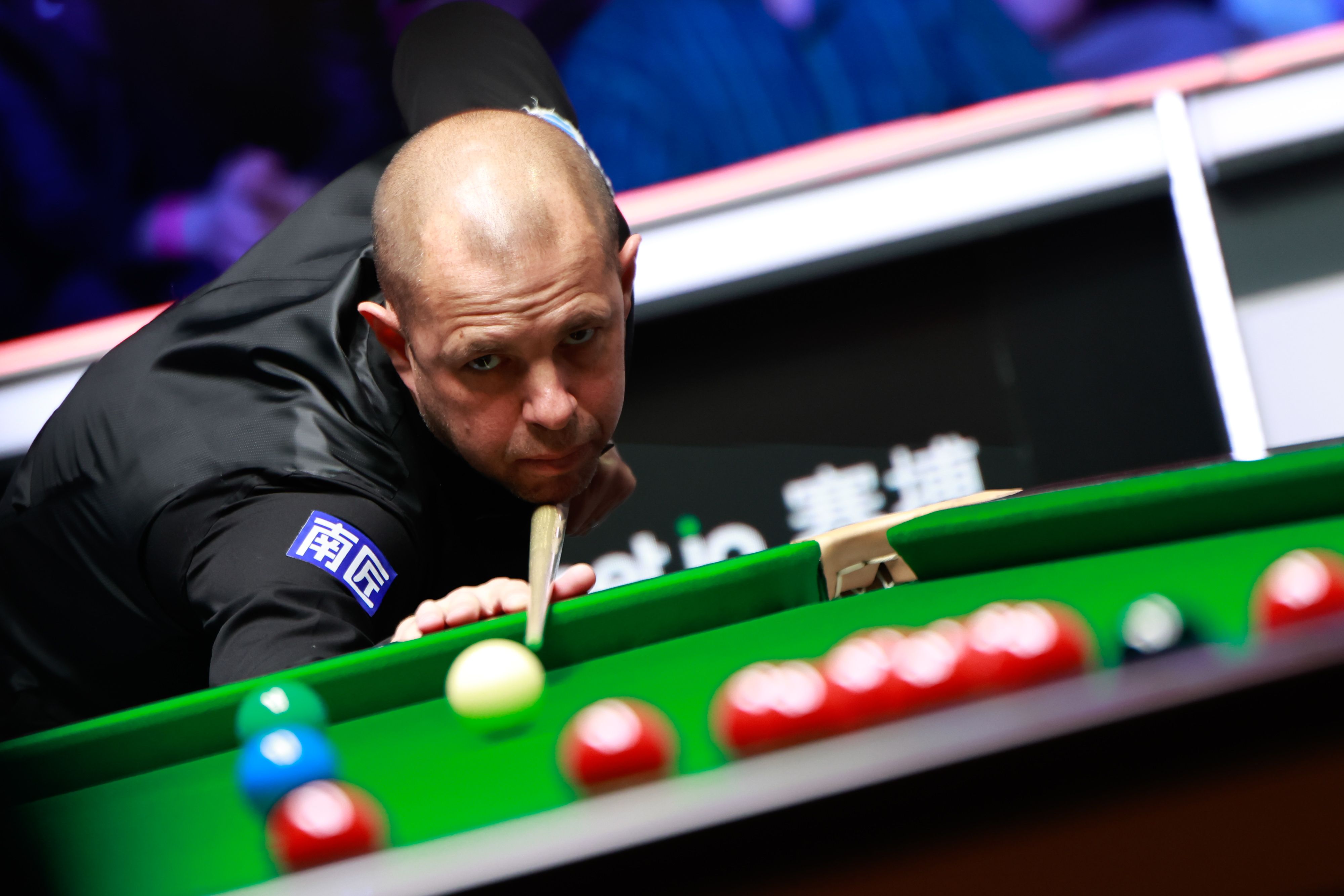 Exclusive: Barry Hawkins Relentless as He Puts Judd Trump to the Sword