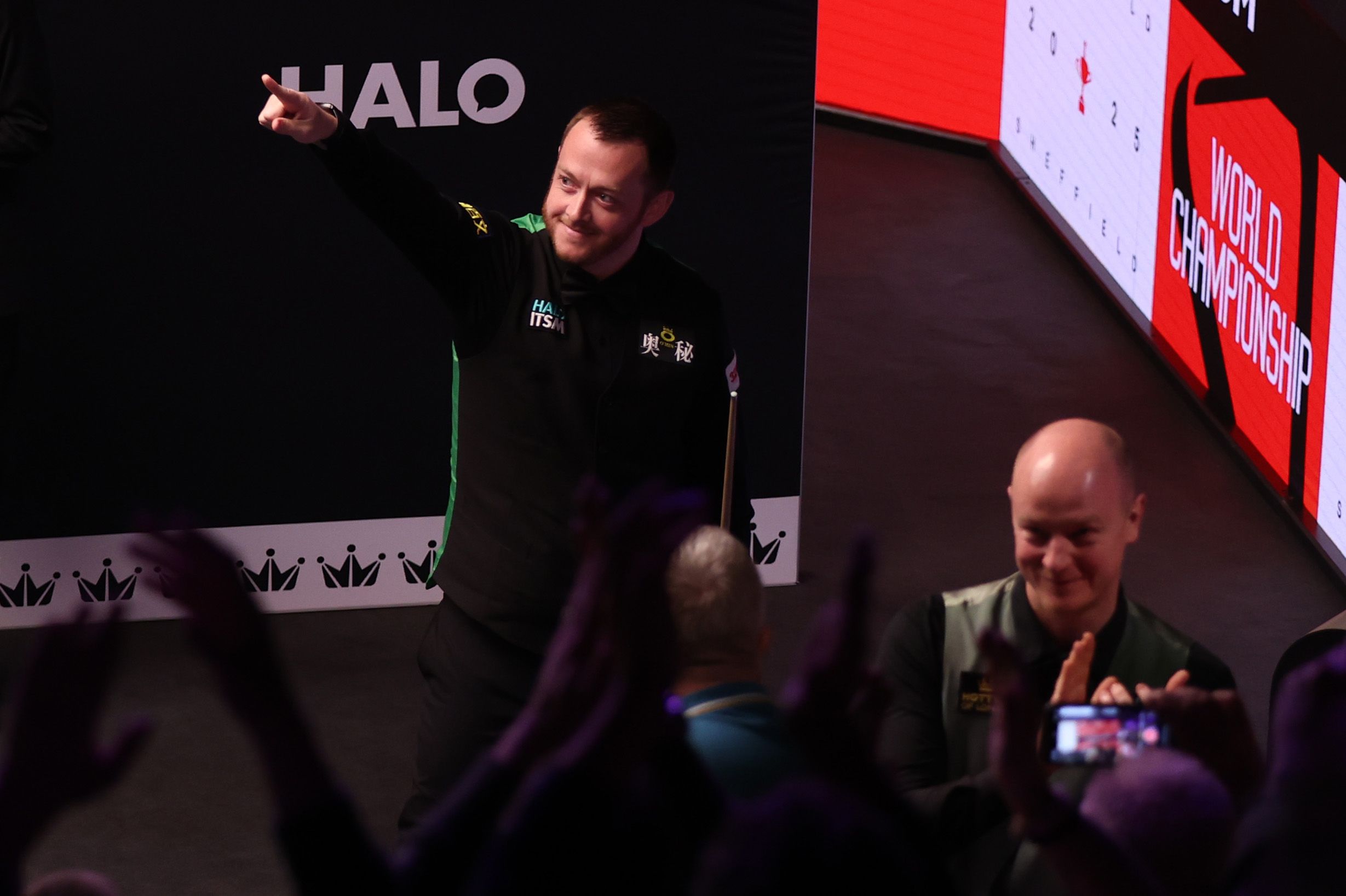 Chris Wakelin Wins, Mark Allen Wows, and a Birthday Fan Hits the Jackpot