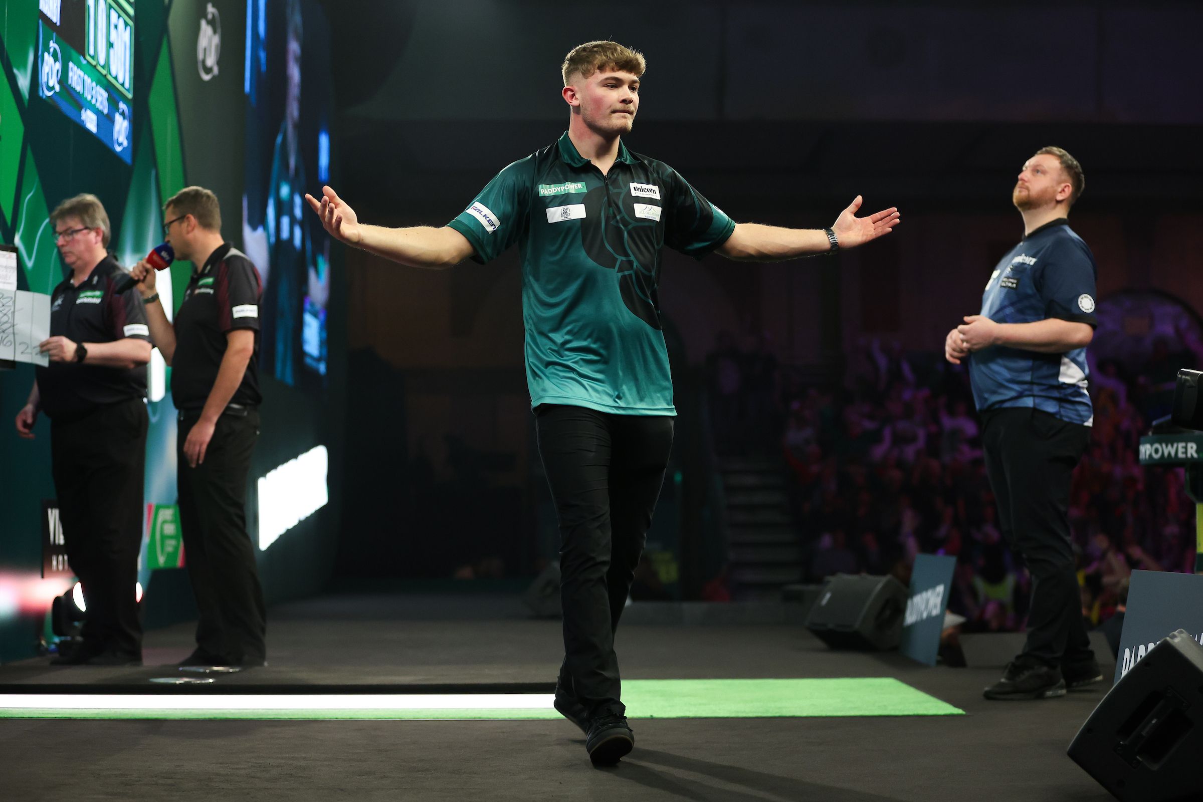 World Darts Championship 2026: Charlie Manby Lives Up to Praise from ...