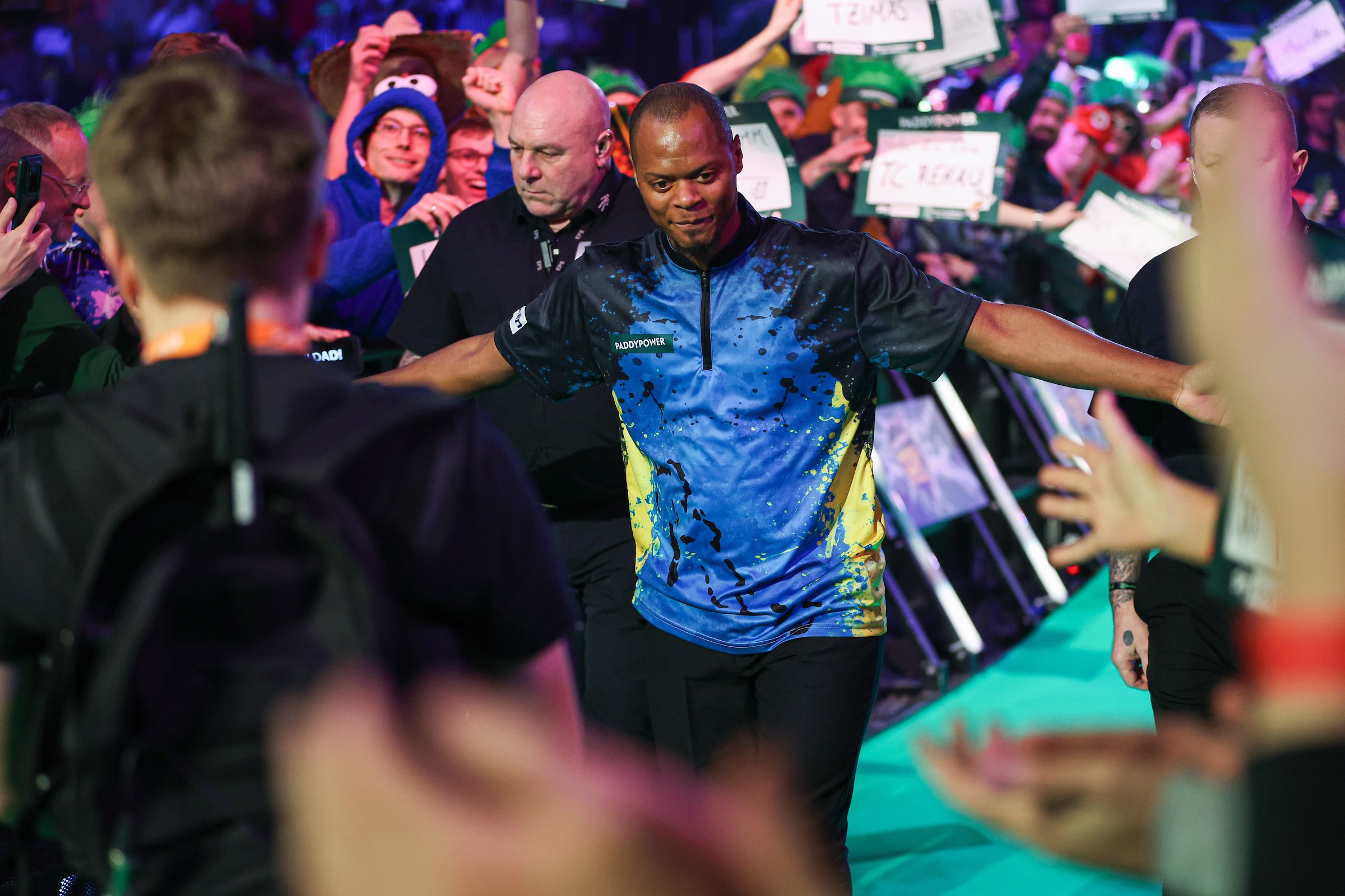 Bahamas Darts Sensation Sweeting Shares Surprise Encounter with World ...